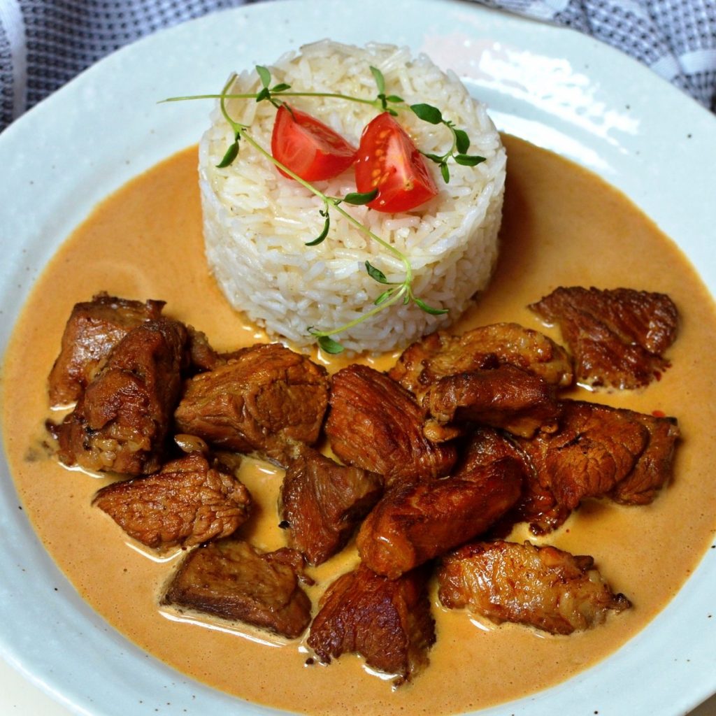 Telecí maso na paprice » MlsnáVařečka.cz